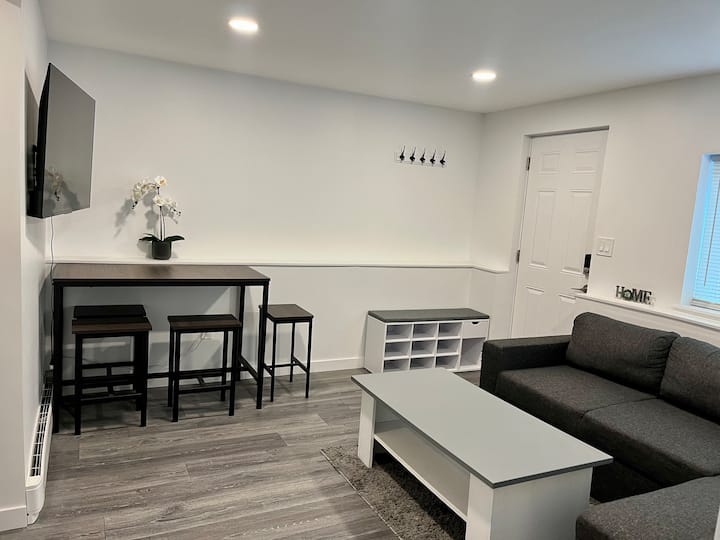 Private 2br + Den Guest Suite In Coquitlam - Burnaby