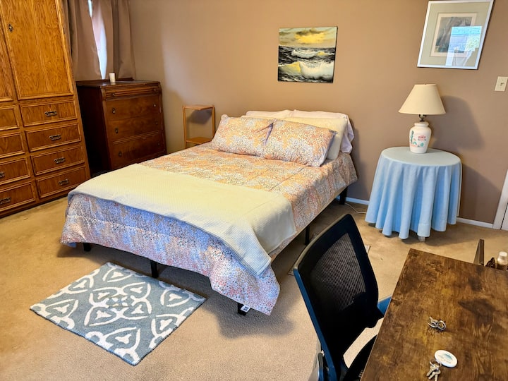 Private Bedroom - Corrales, NM