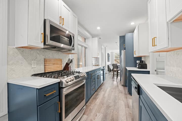 Stylish 2br Retreat In The Heart Of Chicago - Chicago, IL