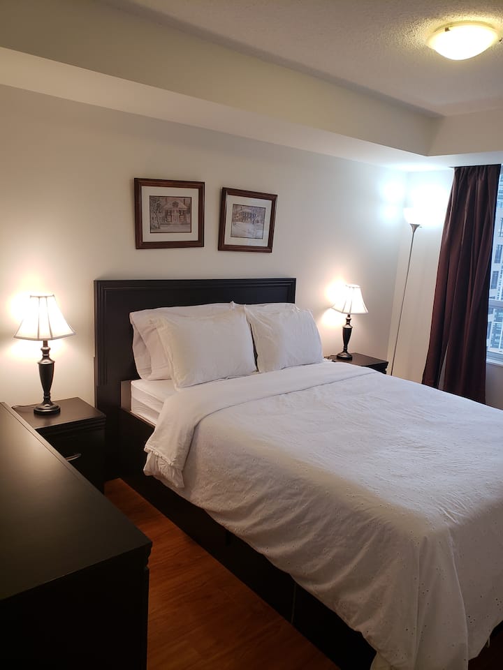3 Bedroom Wonderful View Sq One - Mississauga