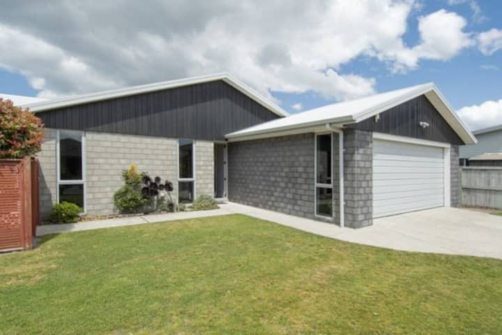 Comfort By The Beach - Papamoa