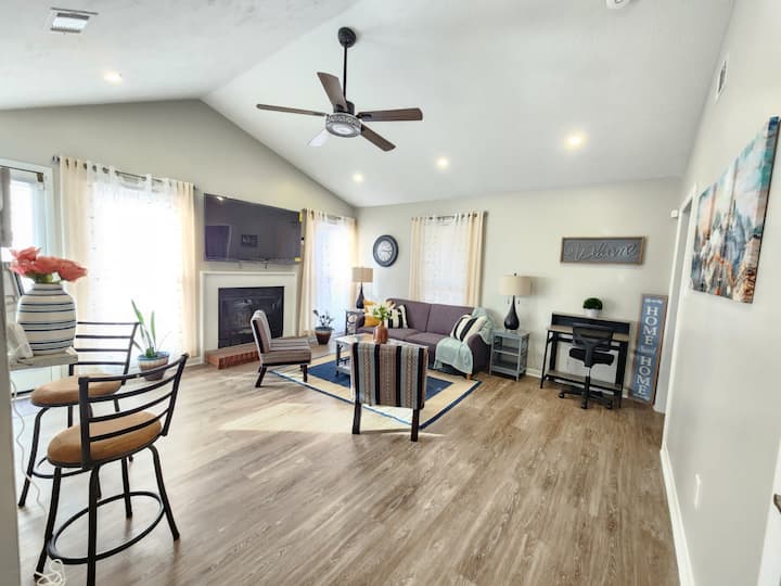 Charming Green Home - Fayetteville, NC