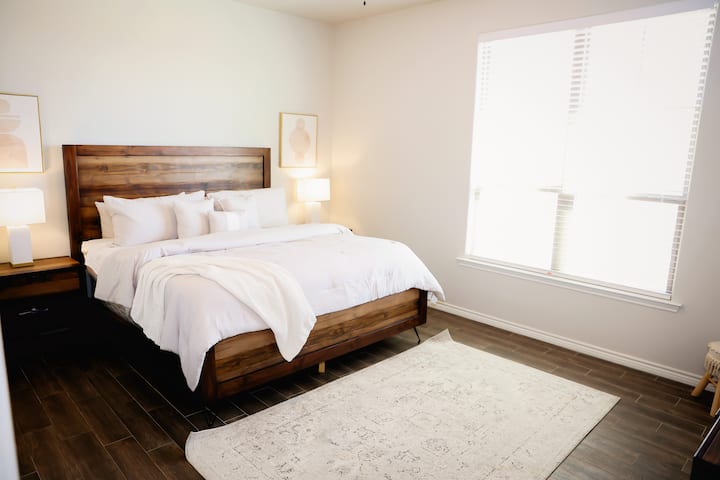 Southern Charm - Midland, TX