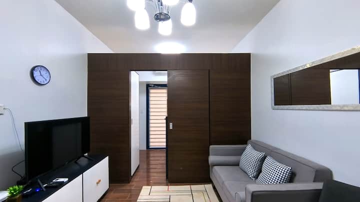 Modern Set Up 1br Unit W/balcony(m39) - Makati