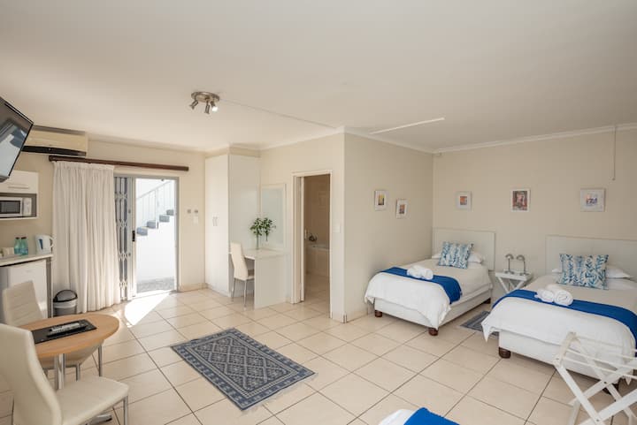 Room 7 - Port Elizabeth