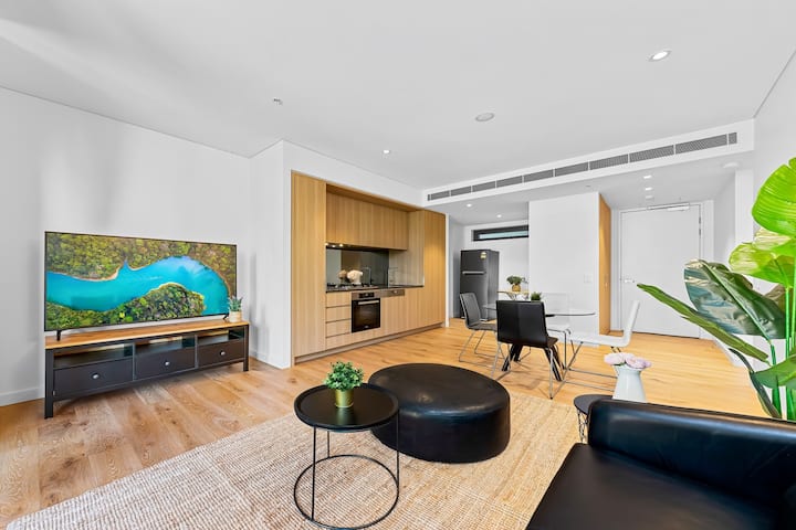 Super Convenient One Bed | Free Car Space - Parramatta