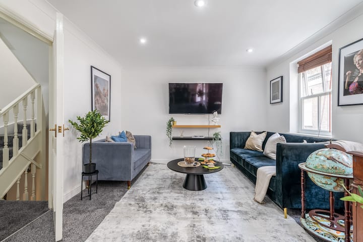 Charming 3-bedroom London Townhouse | Balcony - King's Cross station - London