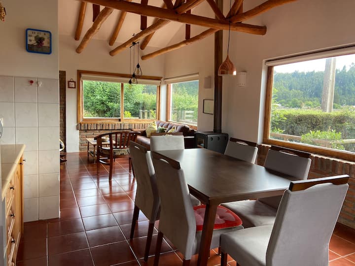 Casa Roja Para 7 Personas Centro De Buchupureo - Cobquecura