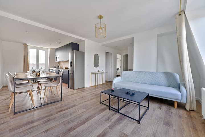 Welcome To  Lola House - Louveciennes