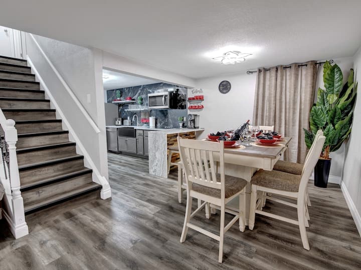 3 Bed/1 Bath Apartment In Aurora/denver~ Sleeps 10 - Aurora, CO