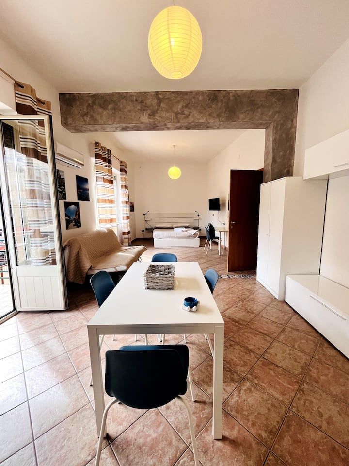 Finestre Su Ballarò (10 Pax) - Palermo, Italy