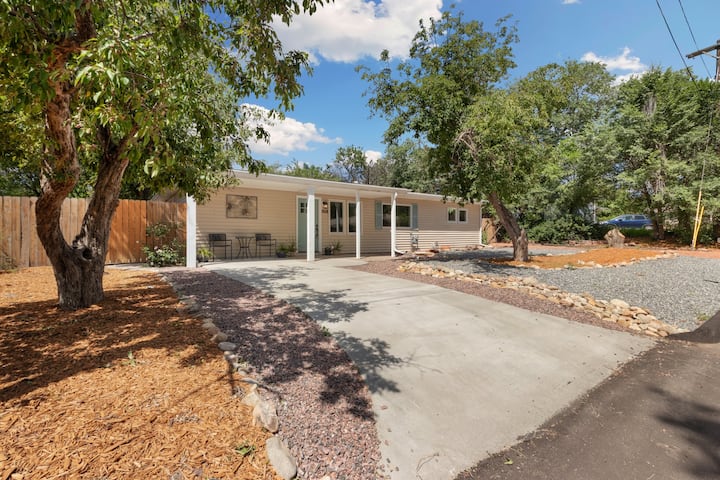 Cottage At Cheyenne Canyon - Colorado Springs, CO