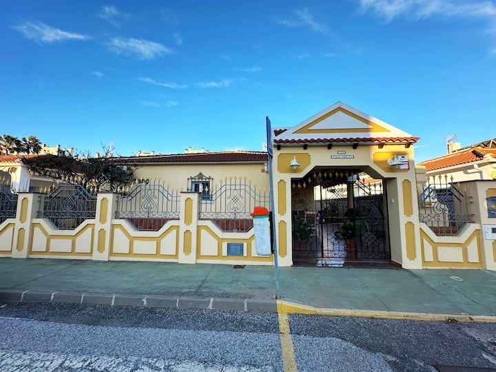 Villa Pepita, 3 Dormitorios, Piscina, Playa - Torremolinos