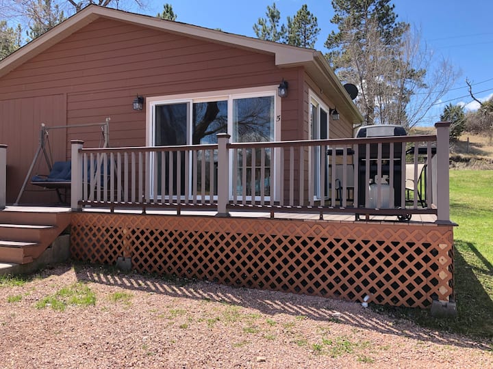 Canoe Cabin, Beautiful Lake View - Hot Springs, SD