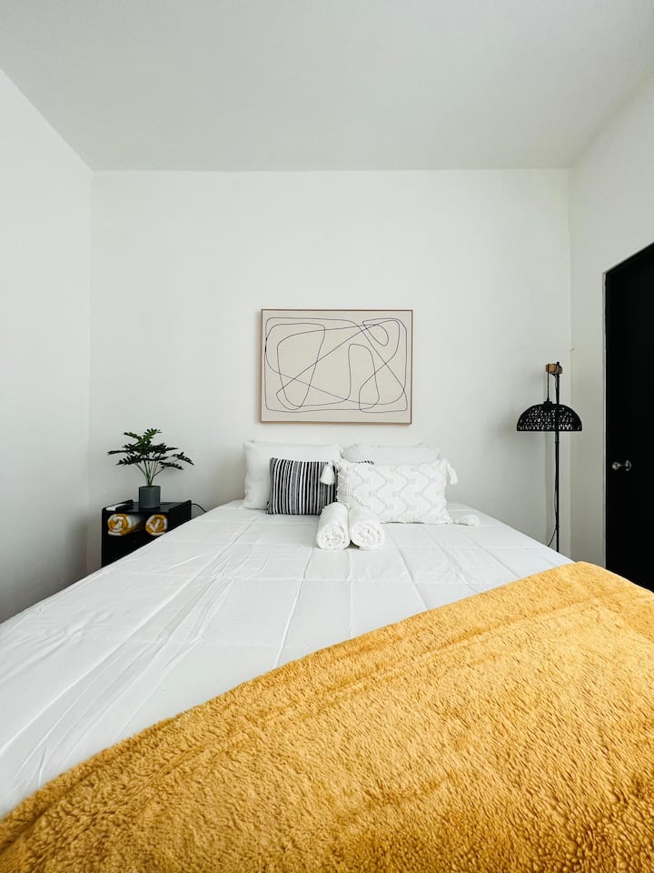 Condado Tropic Sun Apt 5 Second Floor Unit - San Juan