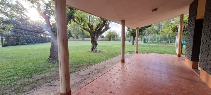 Quinta Cancha De Tenis Y Pileta. - Junín, Francia