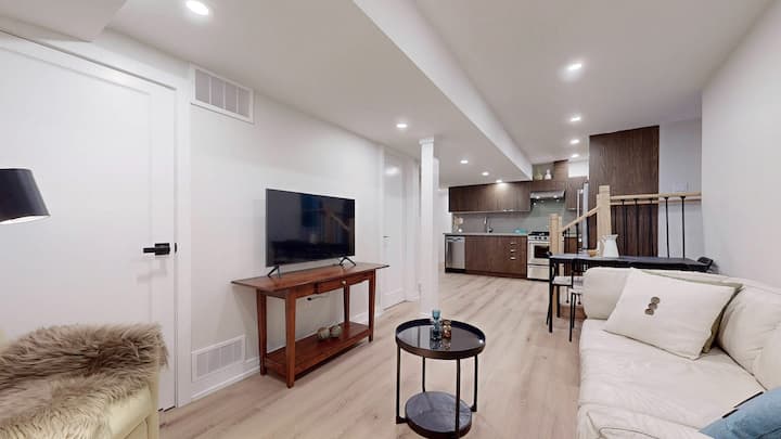 New 2 Bed-in  Heart Of  Toronto - Toronto