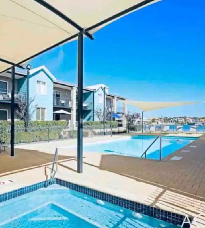 1 Bedroom Apartment In Resort, Jetty Available. - Mandurah