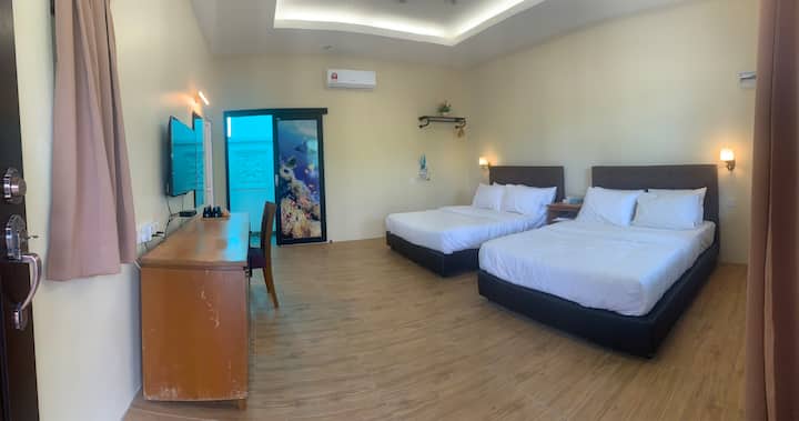 King's Pool Chalet - Parit Raja - Ayer Hitam