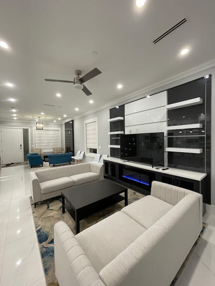 Modern New Home In Vancouver - Burnaby