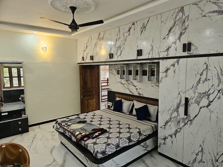 Vrindhavan Premium Room-1 - Murdeshwar