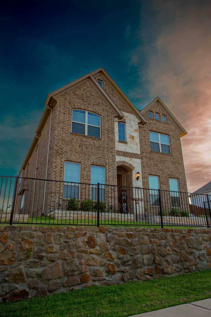 Beautiful, Spacious, And Luxurious Home In Irving - Grapevine, TX