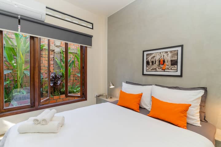 Private House/kitchen/courtyard - Cambodia