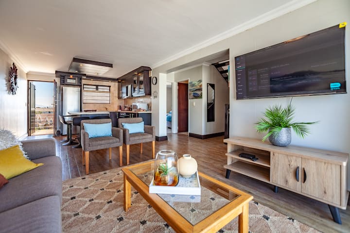 Luxury 3 Bedroom Duplex Penthouse W Swimming Pool - Parklands