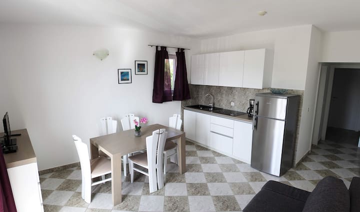 Two Bedroom Apartment 5 Adults - Primošten