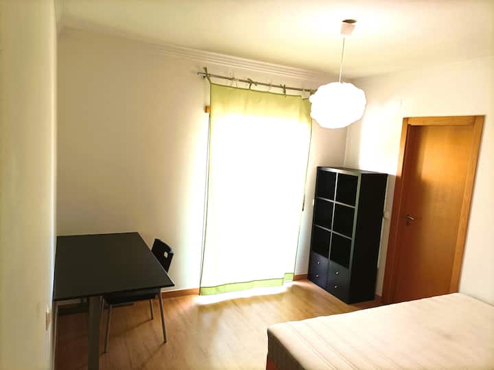 Cozy Room, Private Wc, Near Carcavelos - Oeiras