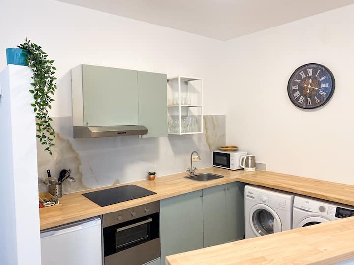 Family Apartment In Porte De Hal - Bruselj
