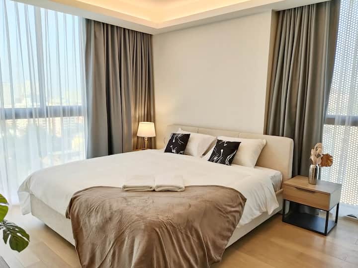 Perfect Location#2br# Pool#gym@bts/mrt&max5ppl - Bangkok