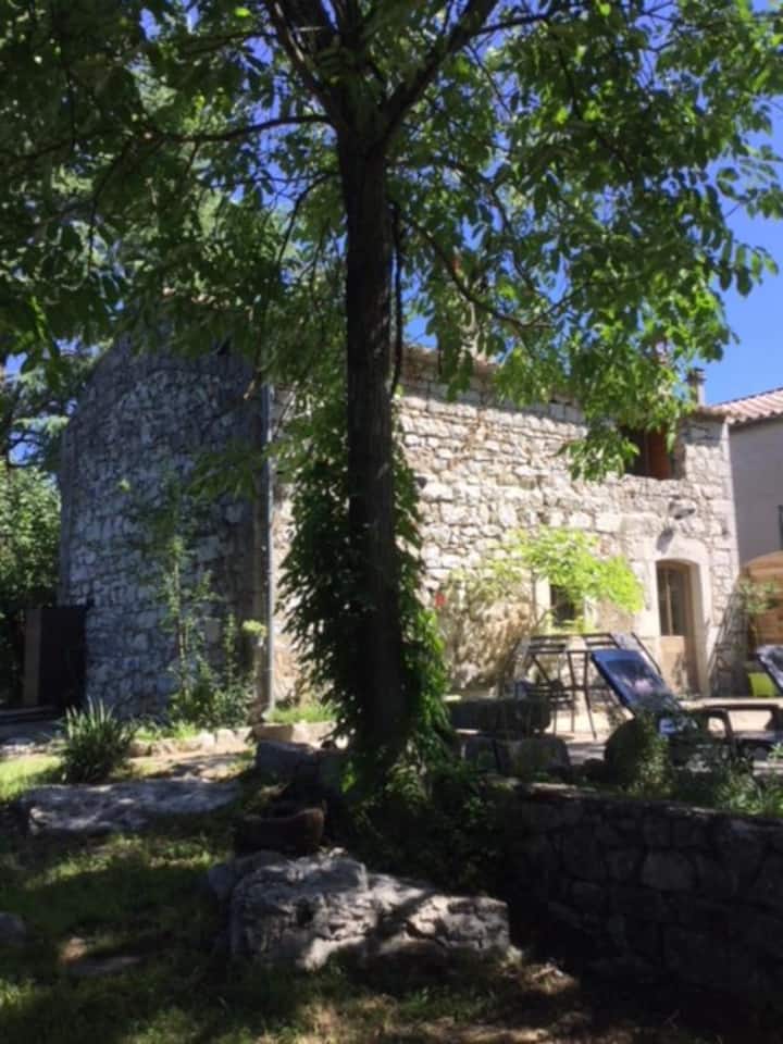 Gîte En Pierres - Joyeuse