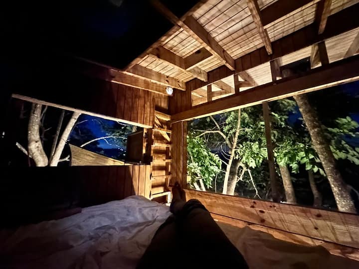 4-story Designer Treehouse - Aguas Buenas