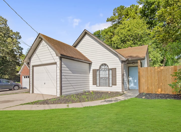 Peaceful Modern Farmhouse - Douglasville, GA