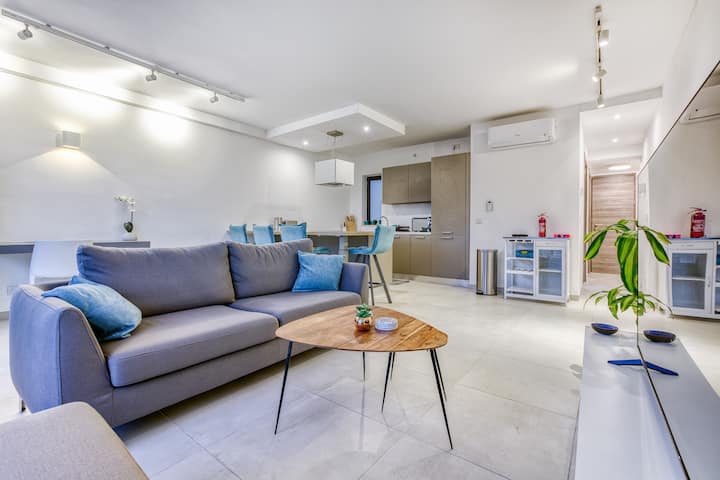 Stylish & Cosy 1br Home With Balcony In St Julians - Malta