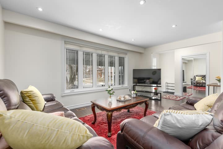 Home @ Scarb. Town Center & 401 - Toronto