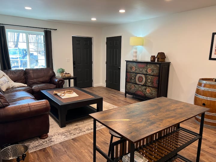 Getaway At “The Barrel Room” At Villa Augusta - Montelle Winery, Augusta