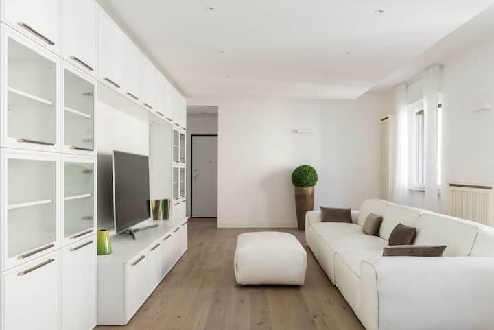 Pure White - Como