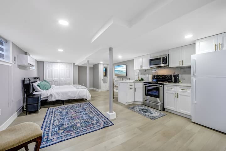 Luxurious Studio With Laundry | Near Ewr And Nyc - Newark, NJ