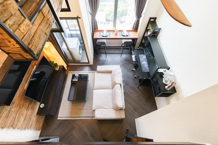 Luxury Loft Duplex. 5 Mins To Bts. Fast Wi-fi - Phra Khanong