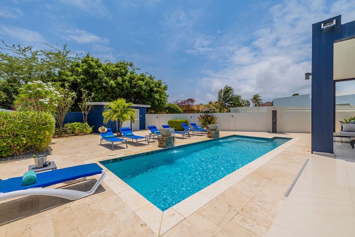 Modern & Spacious 4br3ba W/ Pool & Close To Beach! - Aruba