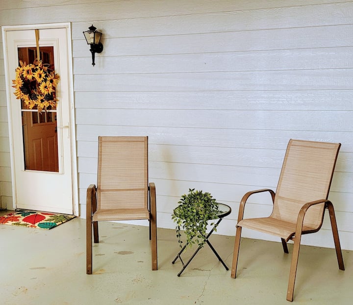 Cozy Terrace Level Apartment - Conyers, GA