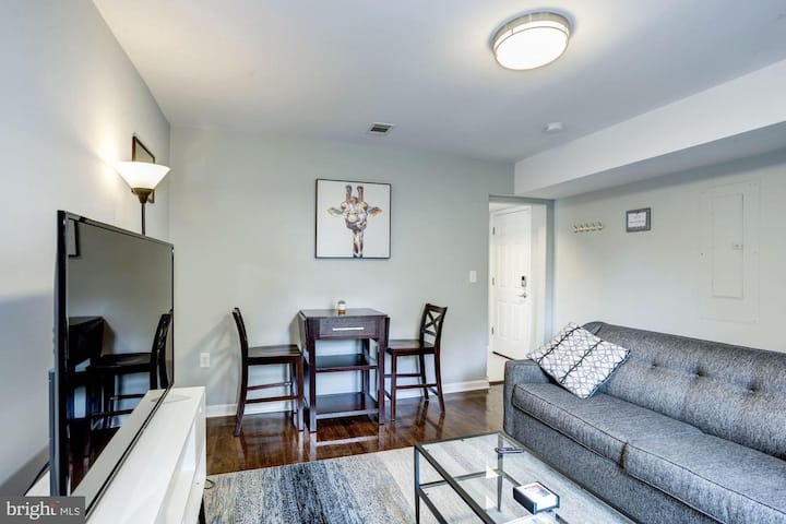 Private Unit In Rowhome W/ Patio - Washington, D.C.