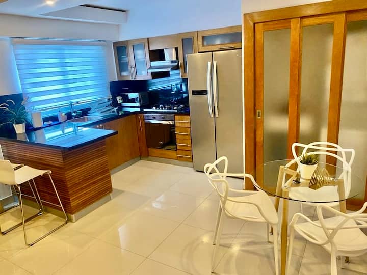 Hermoso Apartamento En Bella Vista - Santo Domingo