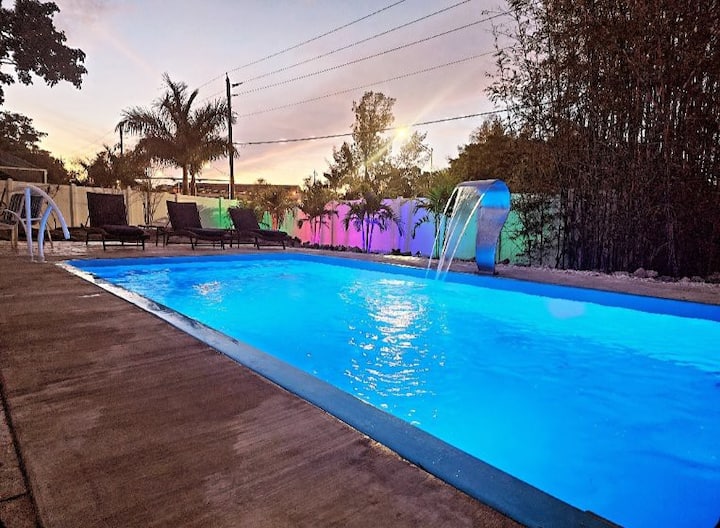 Paradise Inn - Bradenton Beach, FL