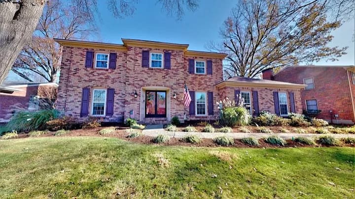 Your [Temporary] Kentucky Home - Anchorage, KY