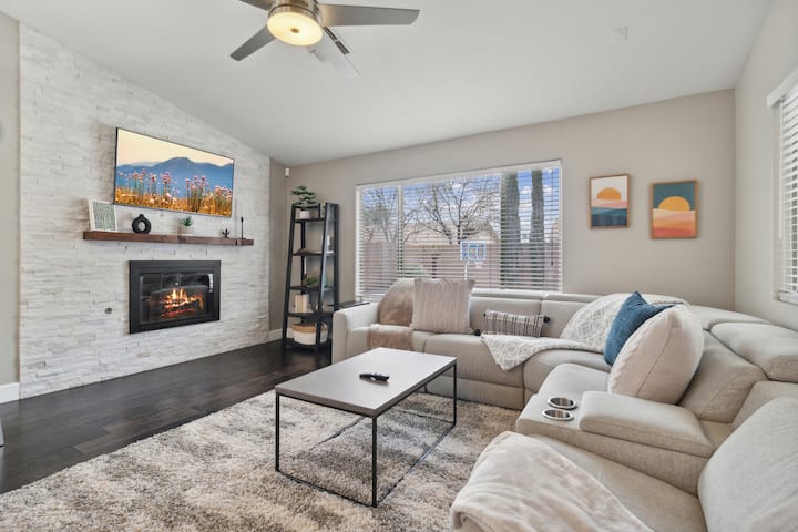 Hues Of The Horizon House With Pool & Bbq - Phoenix, AZ