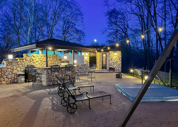 ~Lakeside Oasis~ Waterfront W/hottub, Sauna & Dock - Rocky Fork Lake, OH