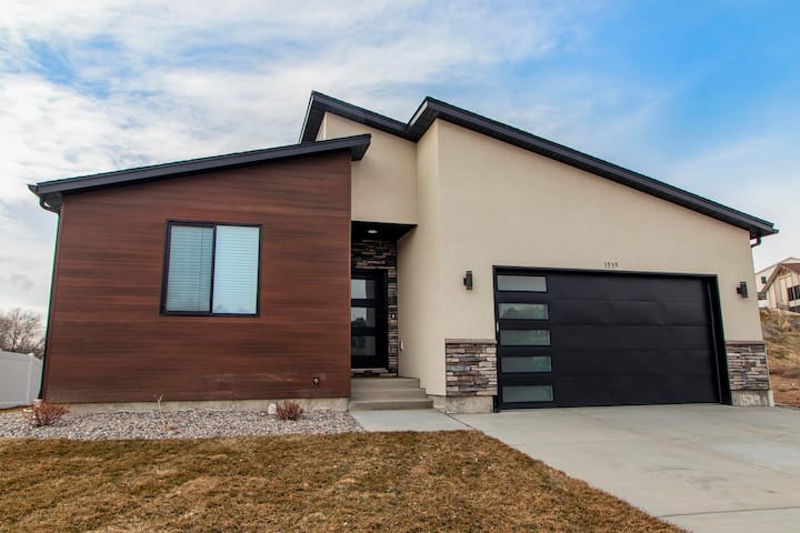 Modern Mountain Home - Pocatello, ID
